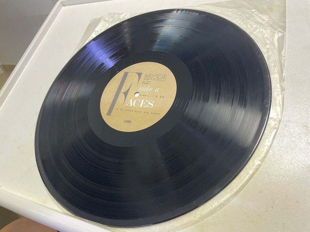 林憶蓮 都市觸覺 Part III Faces and Places 1990 版 , 興趣及遊戲, 音樂、樂器 & 配件, 音樂與媒體 - 黑膠碟 - Carousell