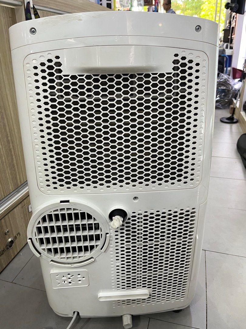 Aircond portable Midea 1.0HP, TV & Home Appliances, Air Conditioners & Heating on Carousell