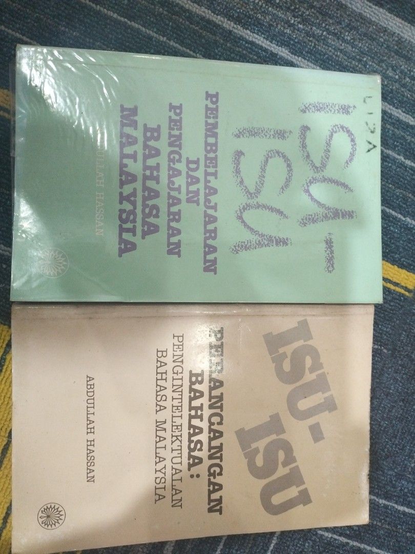 Buku rujukan -:isu - isu bahasa malaysia 1989, Everything Else, Others on Carousell
