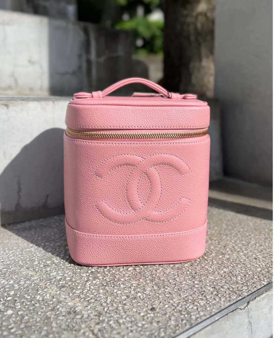 Chanel vintage vanity in Sakura pink caviar leather, Luxury, Bags ...