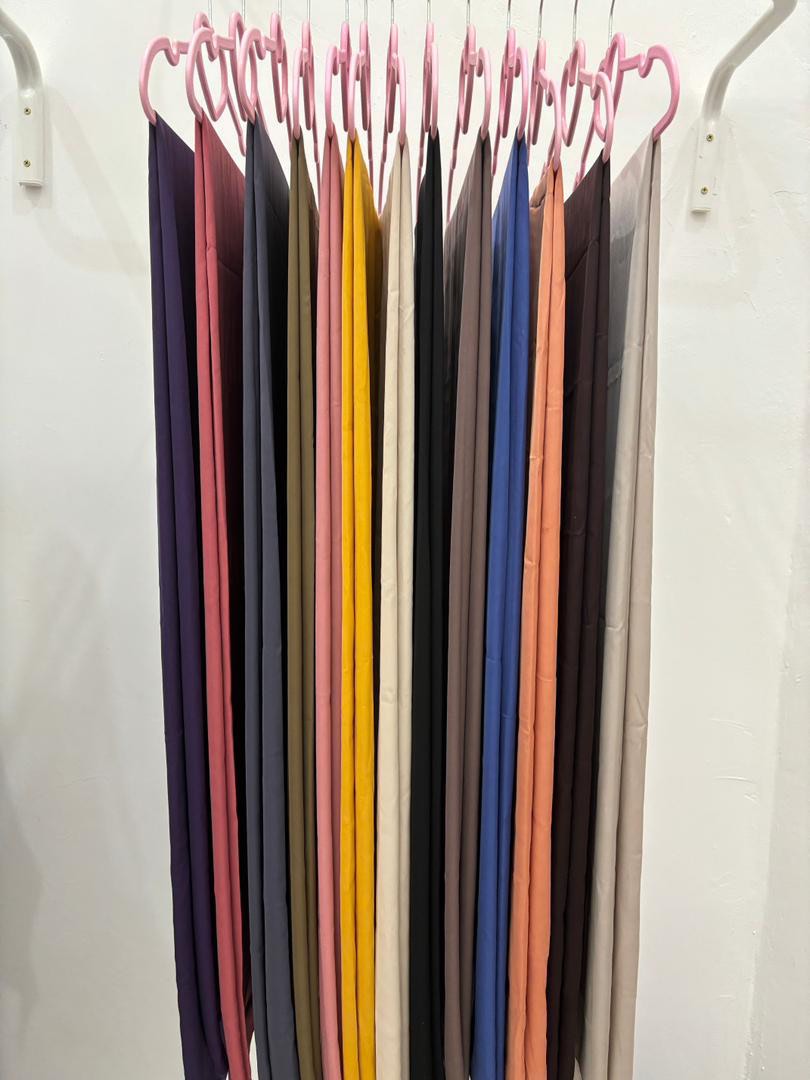 Duck Shawl, Women's Fashion, Muslimah Fashion, Hijabs on Carousell