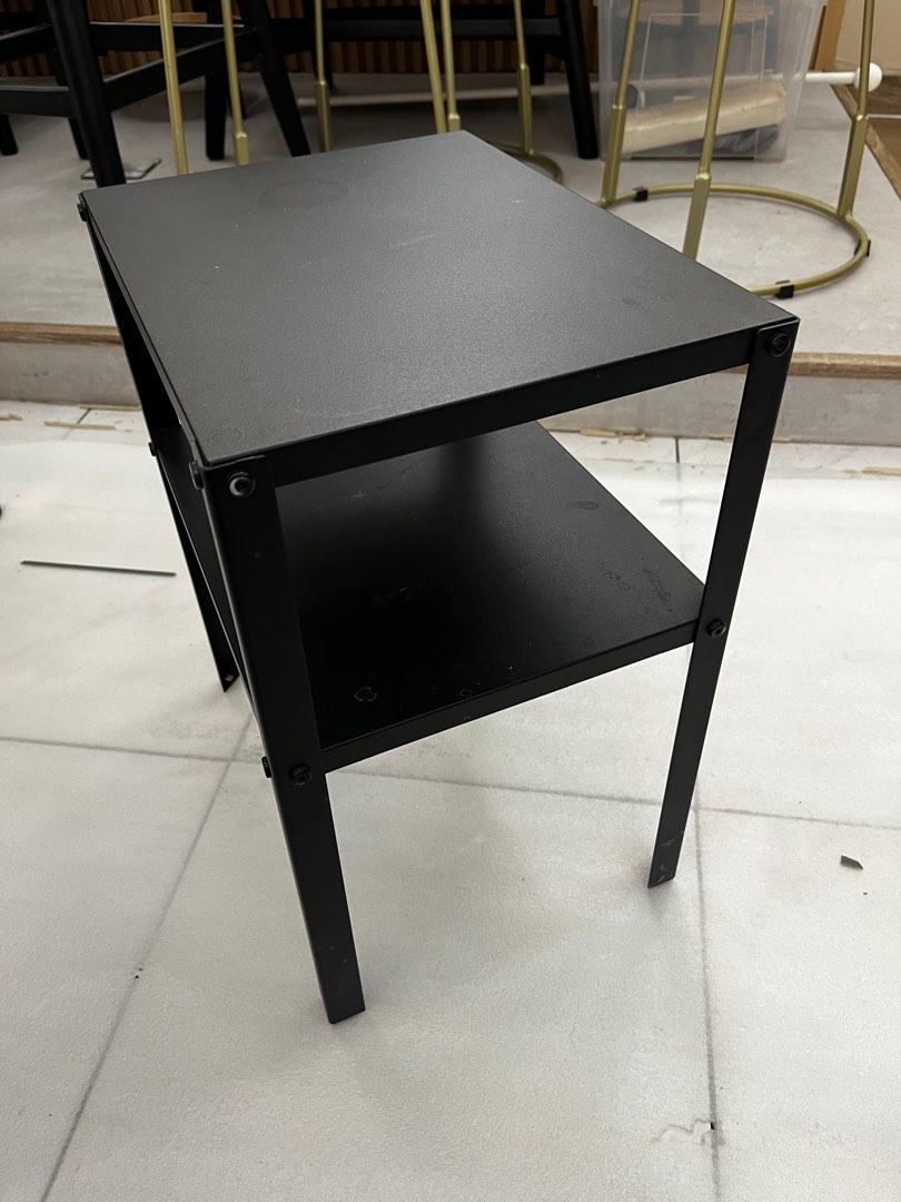 meja rak besi, Perabotan Rumah di Carousell