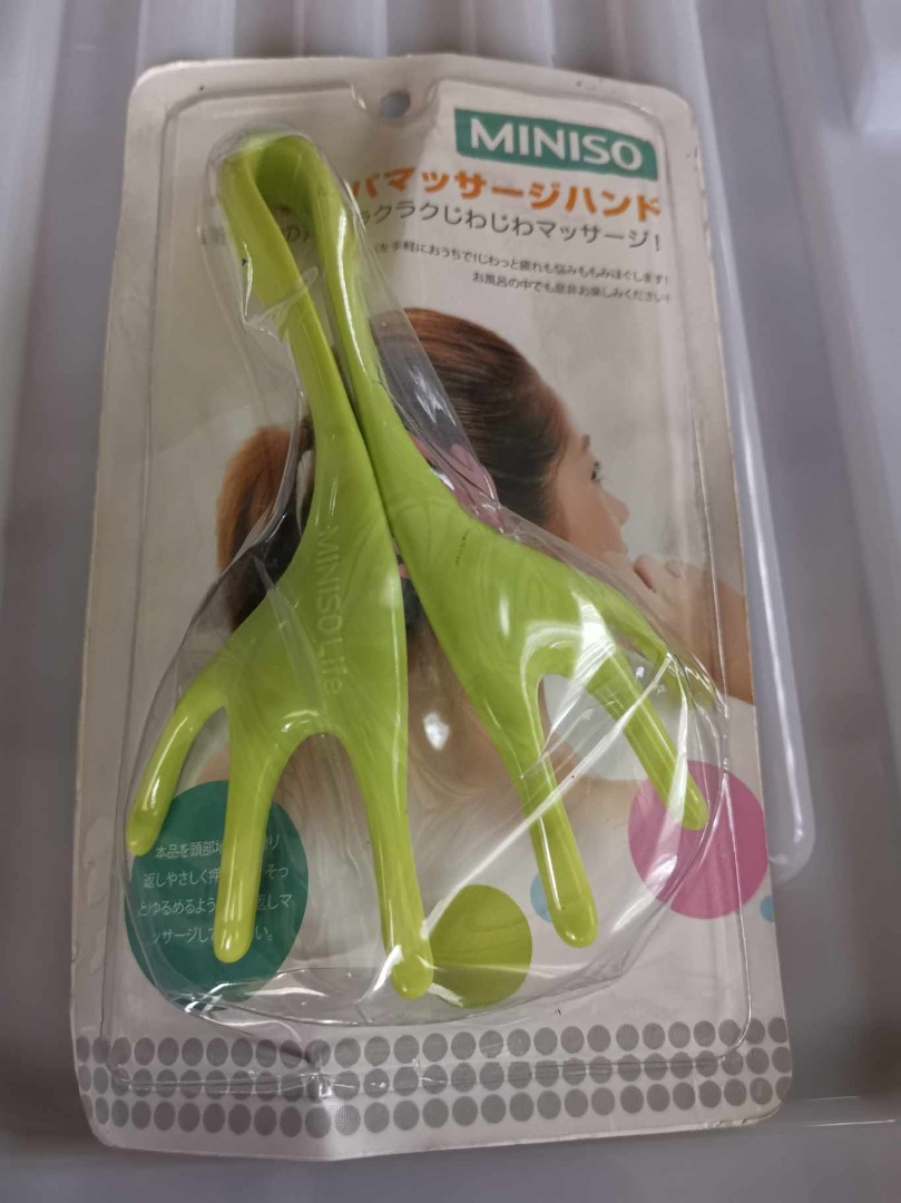 Miniso Head Scratcher, Beauty & Personal Care, Hair on Carousell
