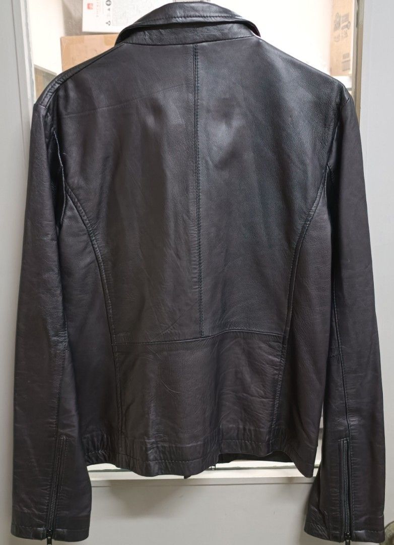 roshell 女裝 黑色 皮褸 外套 (90% new) size : 膊 18吋 胸 36吋 腰 34吋 衣長 23吋 袖長26吋, 女裝, 外套及戶外衣服 - Carousell