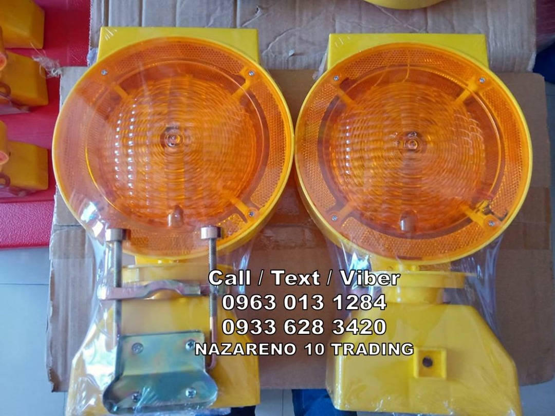 Solar Blinker beacon light, Commercial & Industrial, Industrial ...