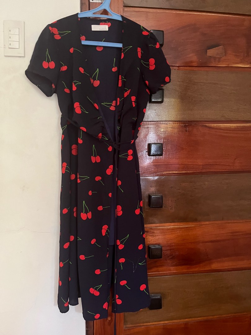 Berries Wrap Around Dress, Women's Fashion, Dresses & Sets, Dresses on ...