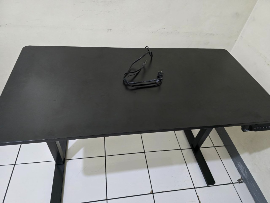 [For Sale] Height Adjustable Table Deskey by Flexispot, Furniture ...