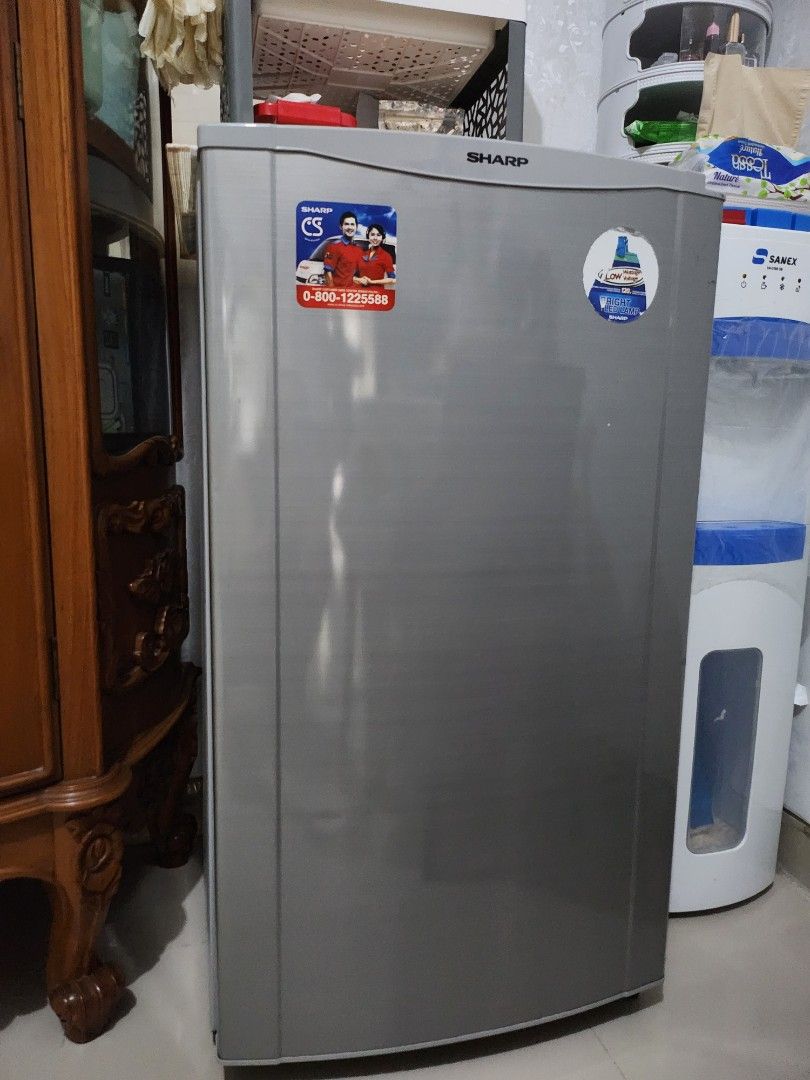 Kulkas SHARP supeeer terawat, Elektronik, Lainnya di Carousell