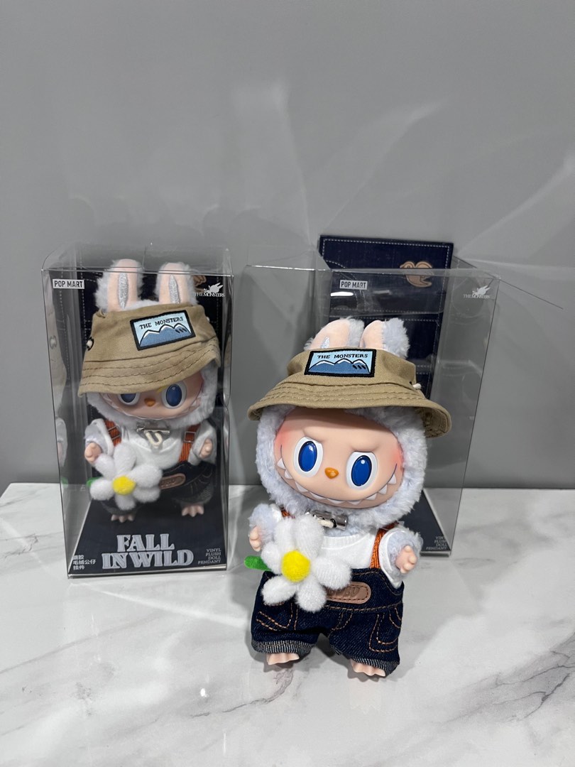 Labubu fall in wild new authentic, Fesyen Wanita, Aksesoris di Carousell