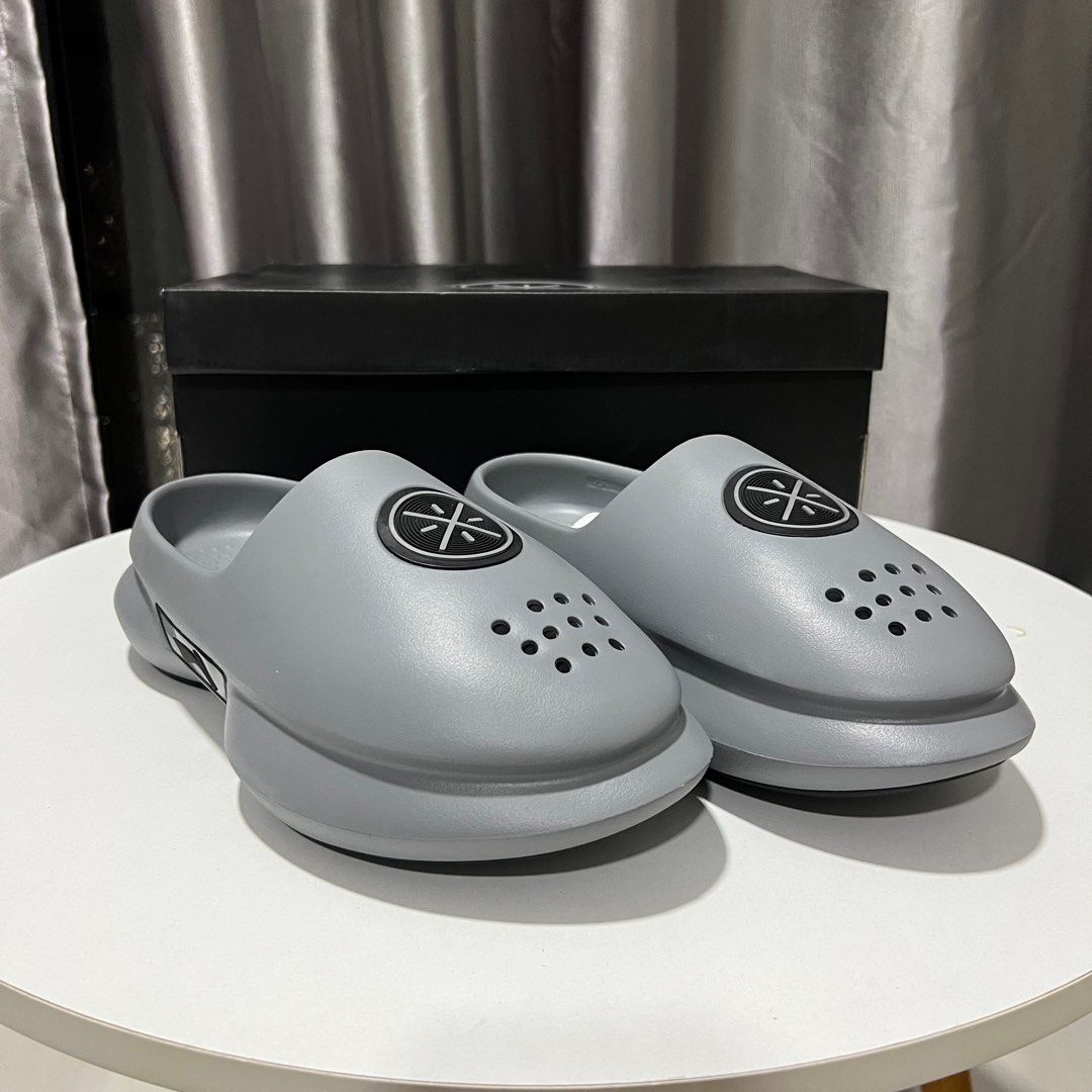 Li-Ning Wade WOW Slides, Men's Fashion, Footwear, Flipflops and Slides ...