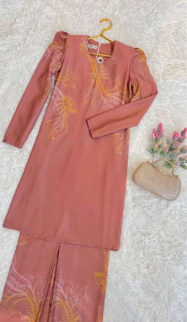 (NEW) Baju Kurung Puff Batik, Women's Fashion, Muslimah Fashion, Baju ...