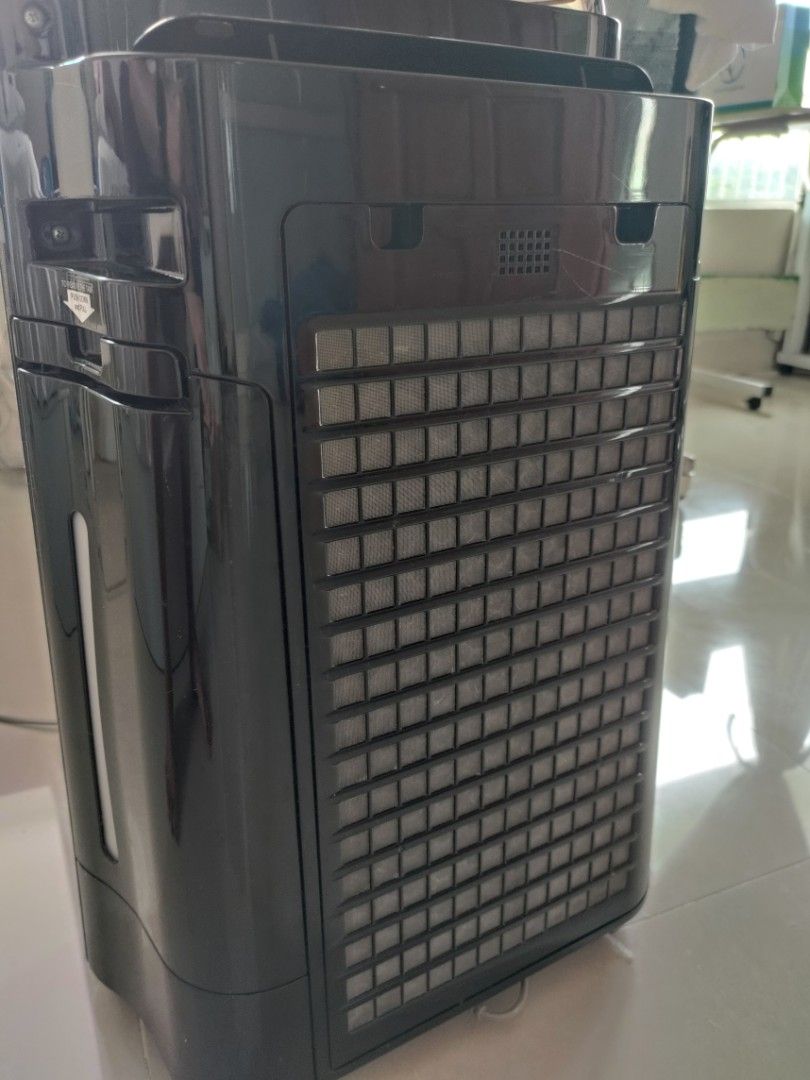 Sharp Plasmacluster Ionizer KC-D40E, TV & Home Appliances, Air ...