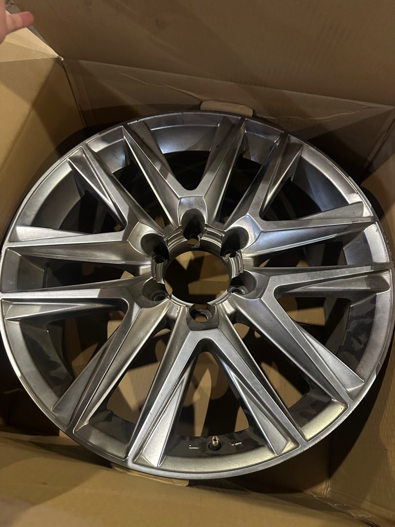 20s Complete Fortuner Mags, Car Parts & Accessories, Mags and Tires on ...