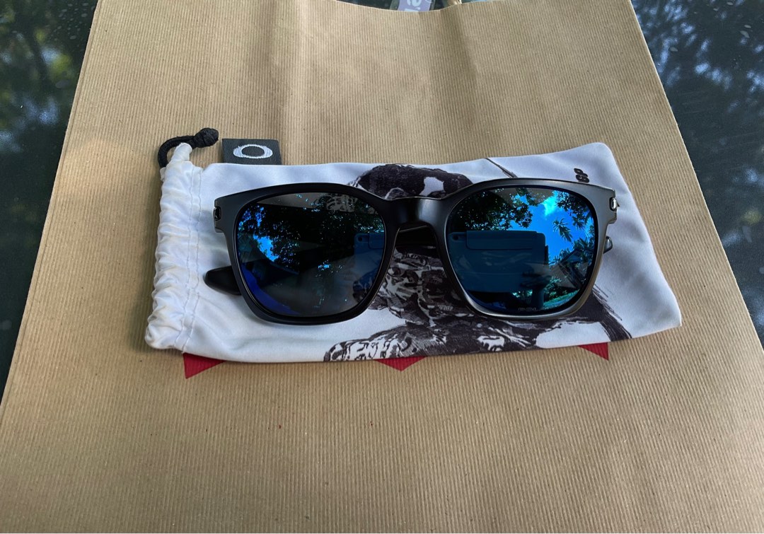Oakley Garage Rock, Men's Fashion, Watches & Accessories, Sunglasses ...