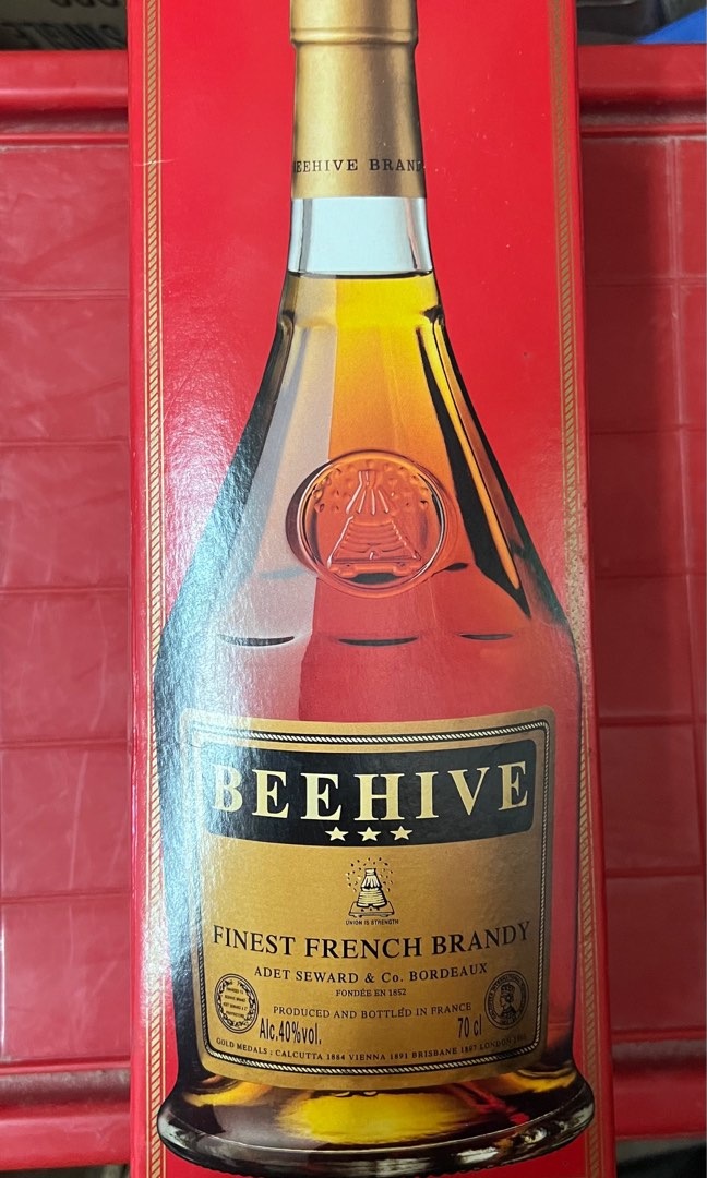 (全新) 法國蜂巢大三星拔蘭地 Beehive Finest French Brandy, 嘢食 & 嘢飲, 酒精飲料 - Carousell