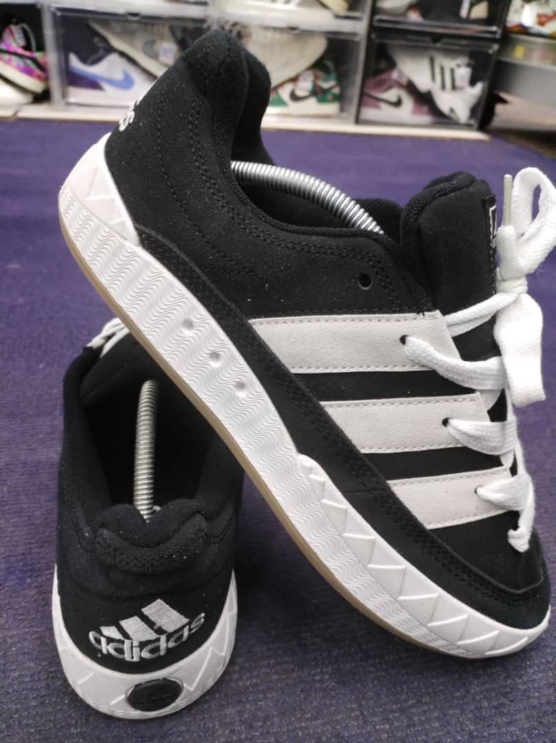 Adidas Snickers 9.5UK 44Euro 28cm, Sports Equipment, Other Sports ...