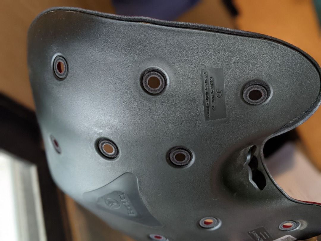 BackJoy SitSmart Core Traction, Health & Nutrition, Braces, Support & Protection on Carousell