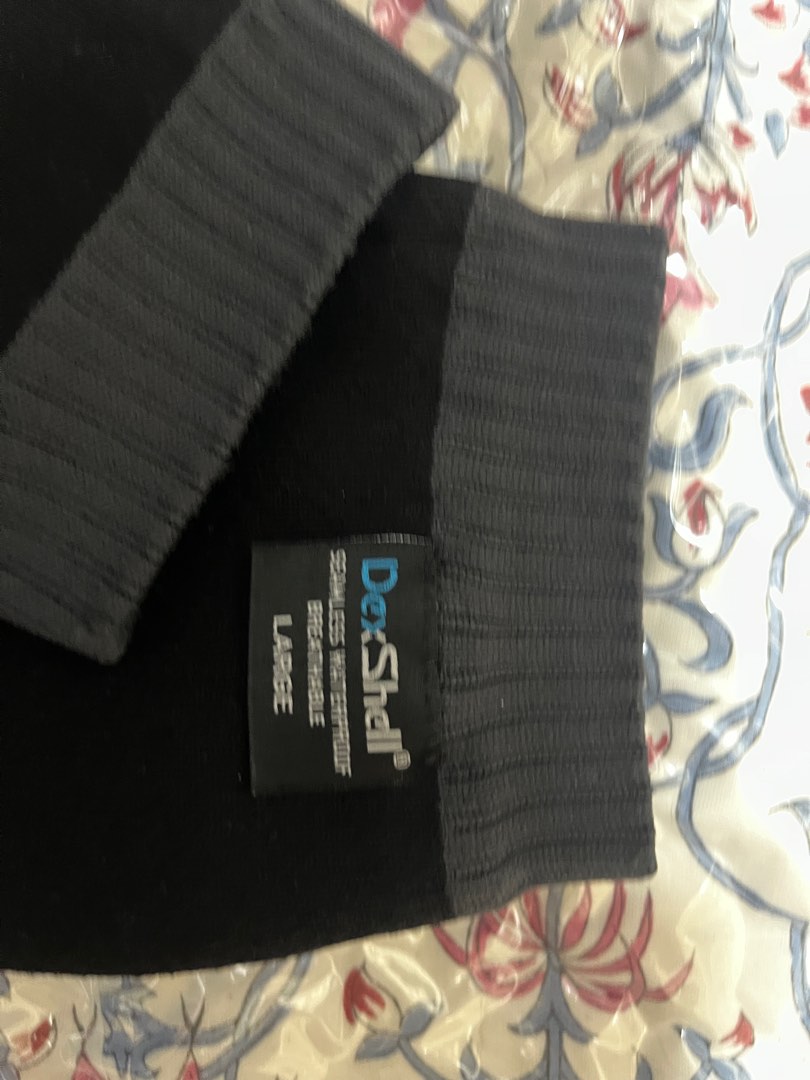 DexShell Waterproof Socks, Sports Equipment, Hiking & Camping on Carousell