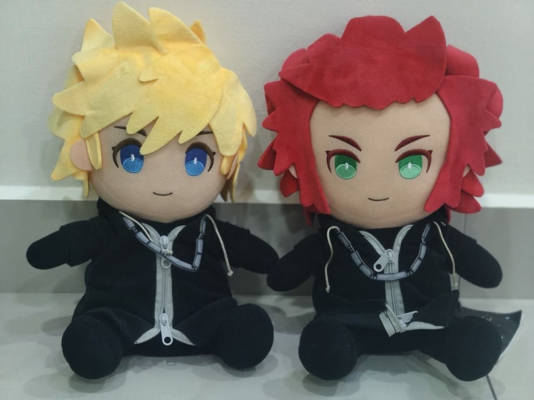 Disney Kingdom Hearts - Roxas & Axel Plush set, Hobbies & Toys, Toys ...