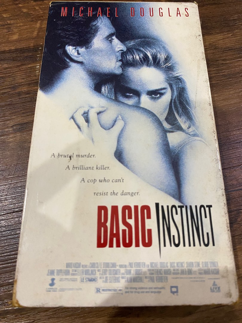 VHS Basic Instinct 1992, Hobbies & Toys, Music & Media, CDs & DVDs on Carousell