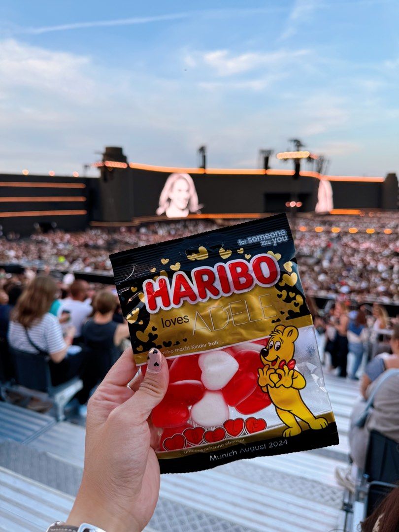 Adele in Munich Haribo慕尼黑演唱會 獨家軟糖, 嘢食 & 嘢飲, 包裝食物&即食食物 - Carousell