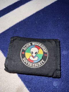 Affordable "alien workshop wallet" For Sale | Men's Fashion | Carousell ...