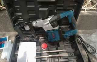 BOSCH CHIPPING GUN, Commercial & Industrial, Construction Tools ...