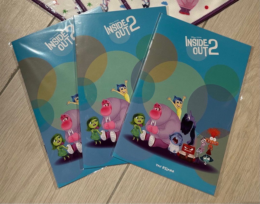 inside out 2 簿 notebook time square pixar 玩轉腦朋友 sadness embarrassment 阿 ...