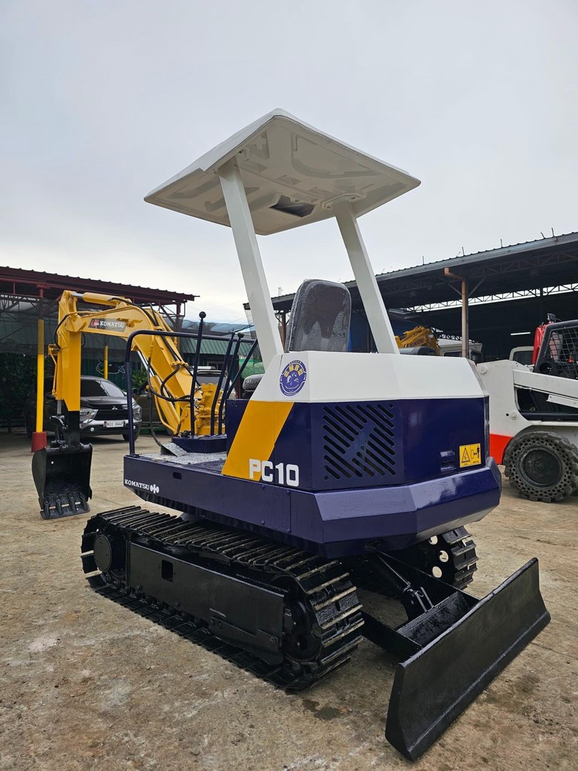 Komatsu pc10-5, Commercial & Industrial, Industrial Equipment on Carousell