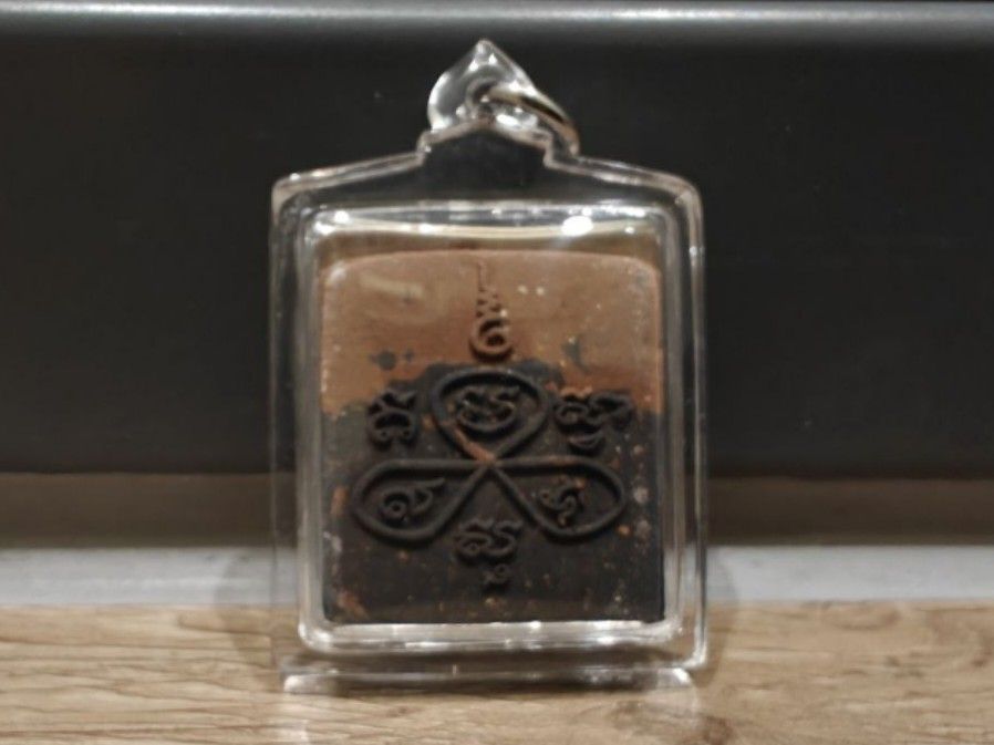 LP Somboon Ghost Pidta, Hobbies & Toys, Memorabilia & Collectibles ...