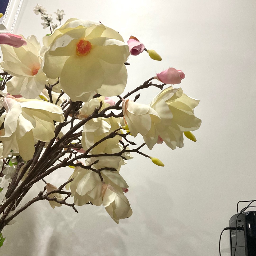 [ IKEA ] 8 rangkai bunga dekor ruang tamu, Perabotan Rumah di Carousell