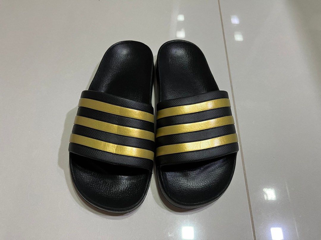 Adidas Adilette Comfort Slides (UK 4), Women's Fashion, Footwear ...
