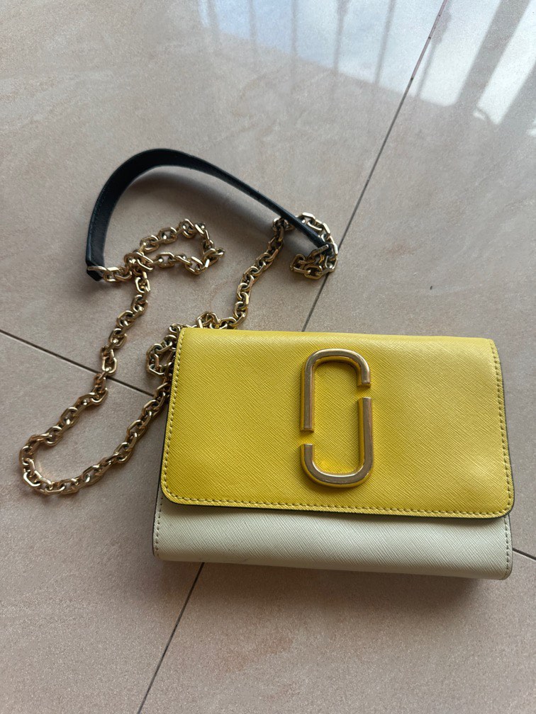Marc Jacobs Wallet On Chain, Luxury, Bags & Wallets on Carousell