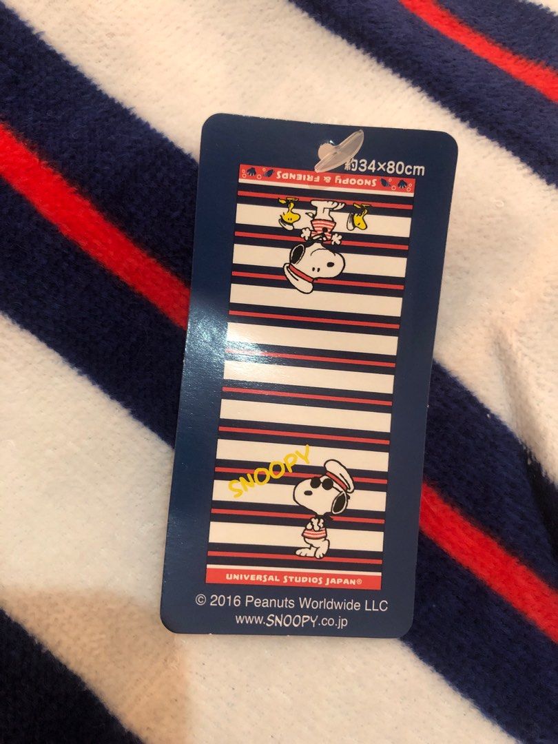 Peanuts Face Towel, Furniture & Home Living, Bedding & Towels on Carousell