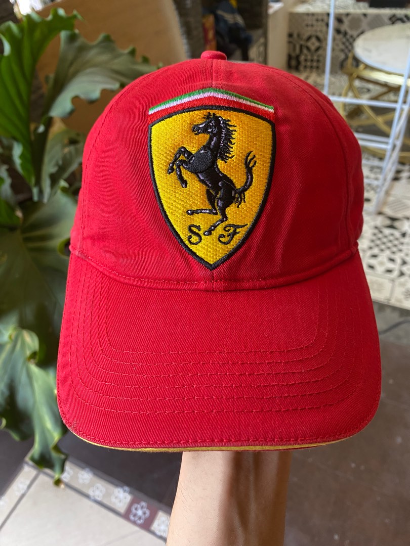 Topi f1 Scuderia Ferrari, Fesyen Pria, Aksesoris, Topi di Carousell
