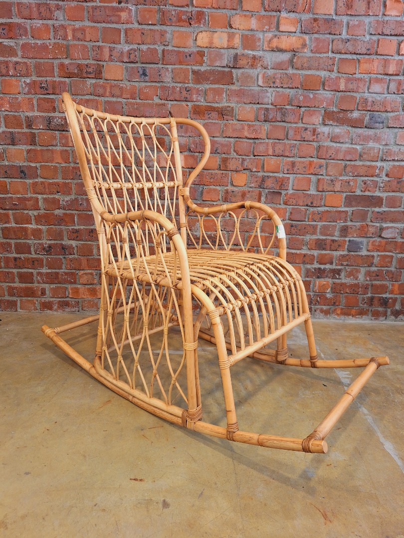 Urban Classic Rattan Rocking Chair | Kerusi Malas Kayu Rotan Klasik ...