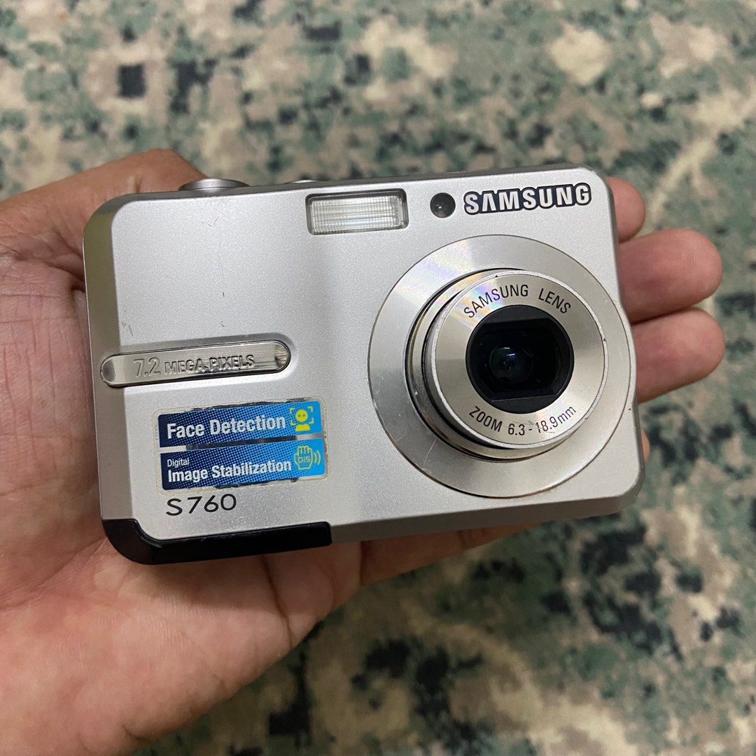 Vintage Samsung S760 Digital CCD Camera, Photography, Cameras on Carousell