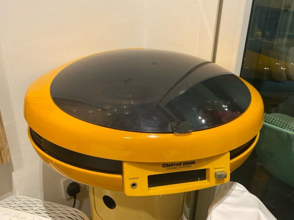 spaceage weltron turntable 2005, Hobbies & Toys, Memorabilia ...