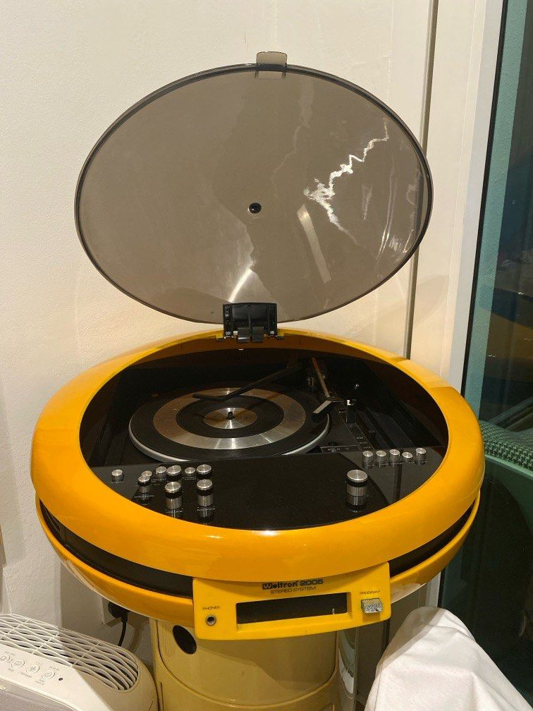 spaceage weltron turntable 2005, Hobbies & Toys, Memorabilia ...