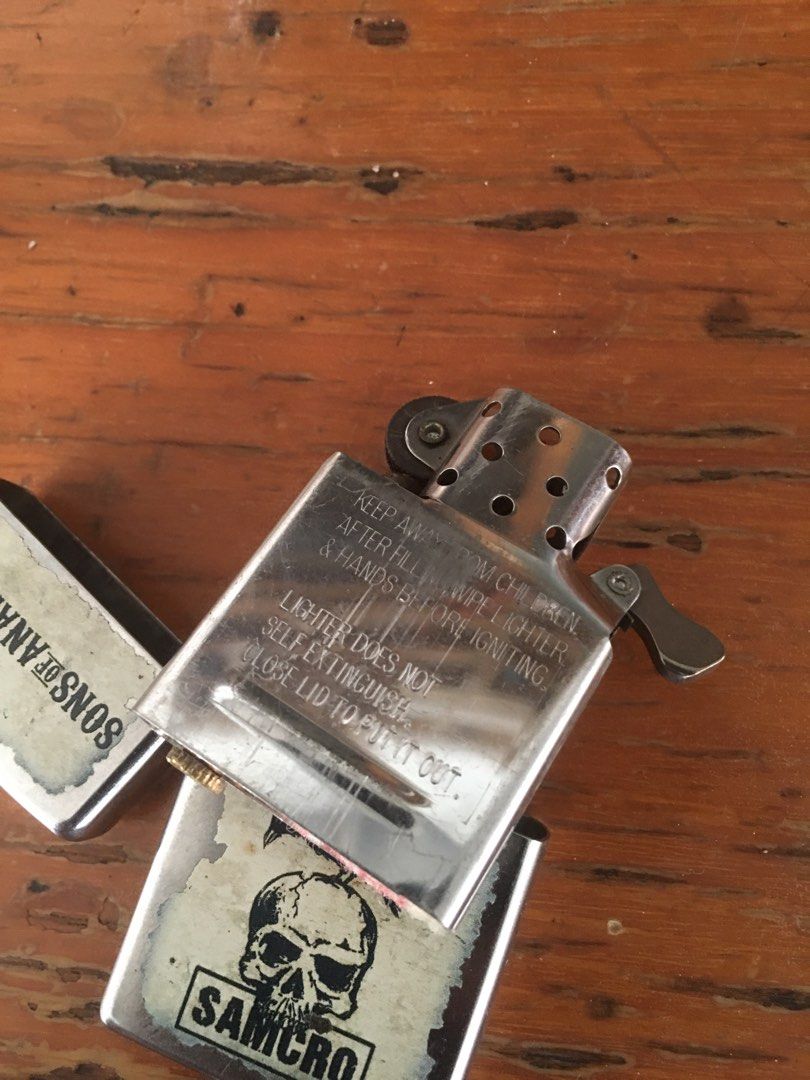 zippo sons of anarchy original 2nd, Fesyen Pria, Aksesoris, Lainnya di Carousell