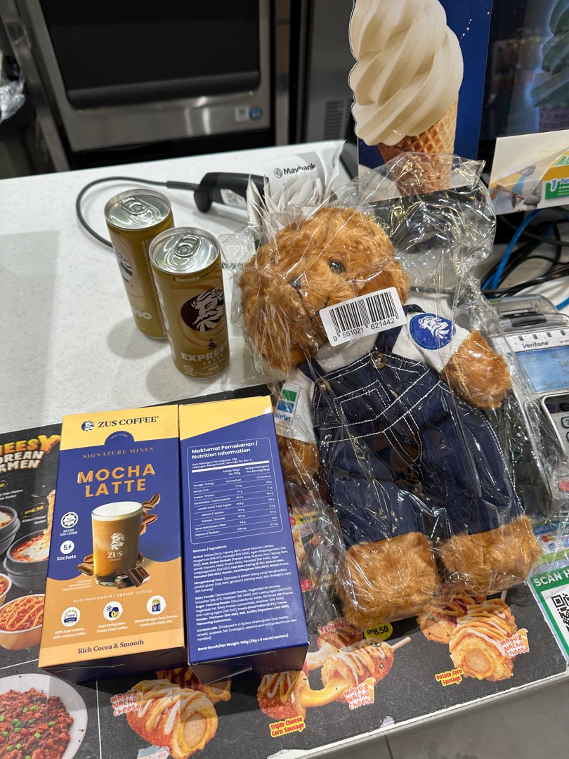 Zus Family Mart Bear, Hobbies & Toys, Collectibles & Memorabilia, Fan ...