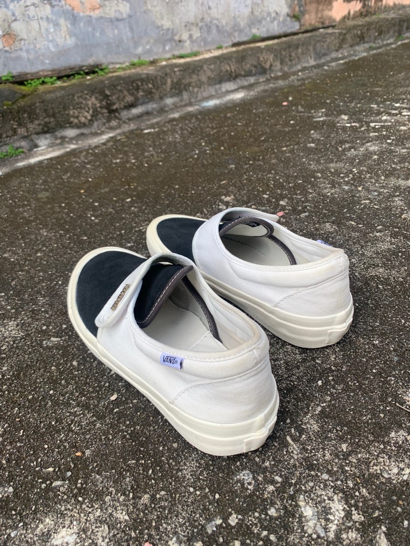 KASUT VANS, Men's Fashion, Footwear, Sneakers on Carousell