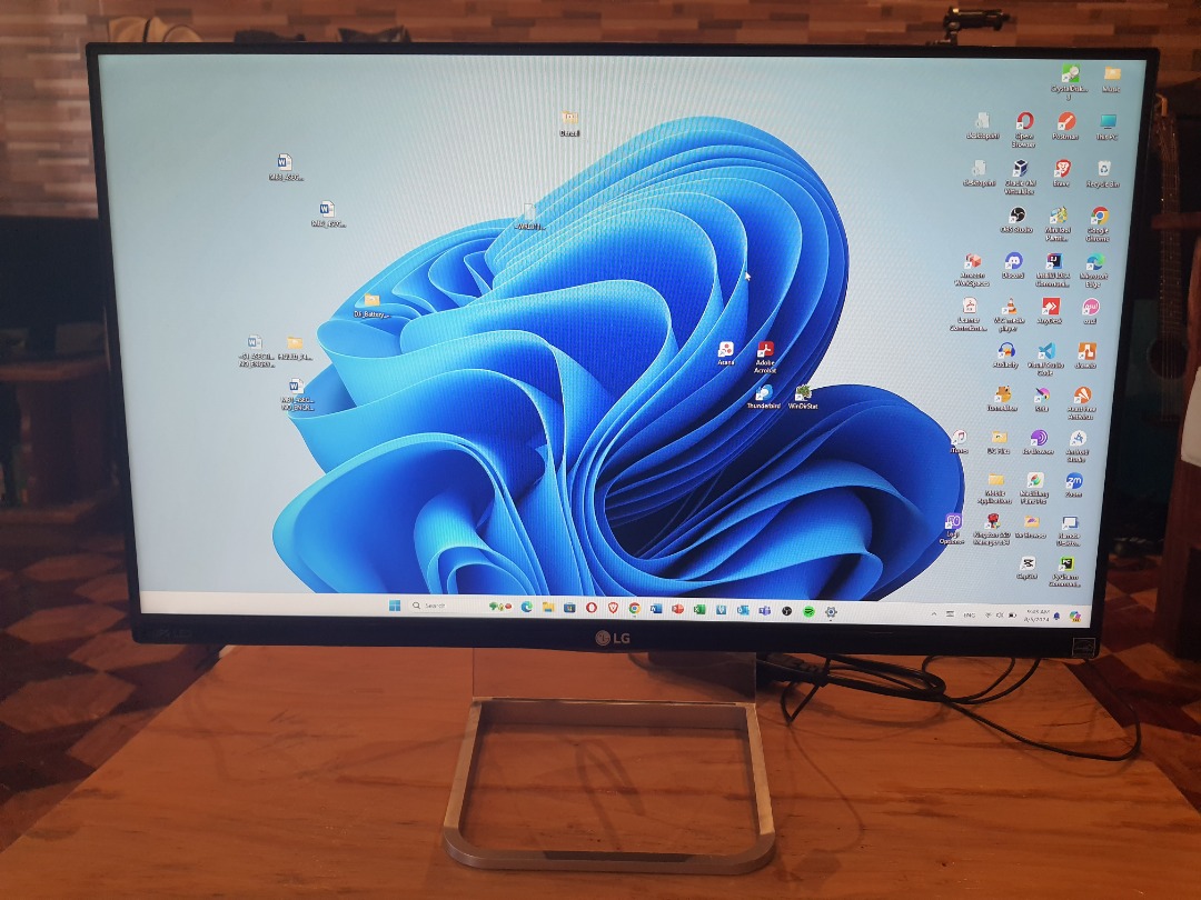 LG 24 inch IPS Monitor Vesa Mount Compatible LG MP77 borderless ...