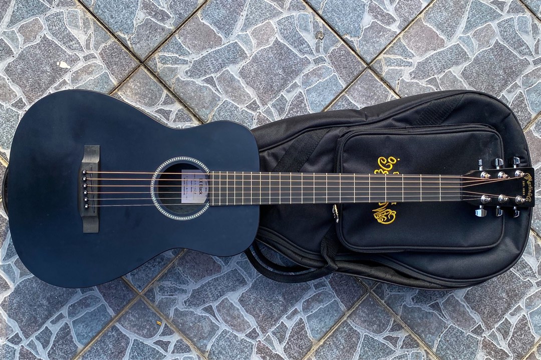 Martin LX Black (discontinued model), Hobbies & Toys, Music & Media ...