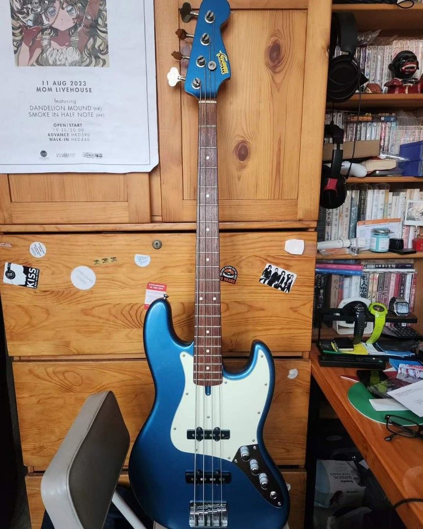 moon bass guitar JB-4C 日系 bass 藍色 4線, 興趣及遊戲, 音樂、樂器 & 配件, 樂器 - Carousell