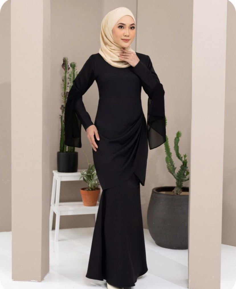 RAYHA Callista kurung BLACK, Women's Fashion, Muslimah Fashion, Baju ...