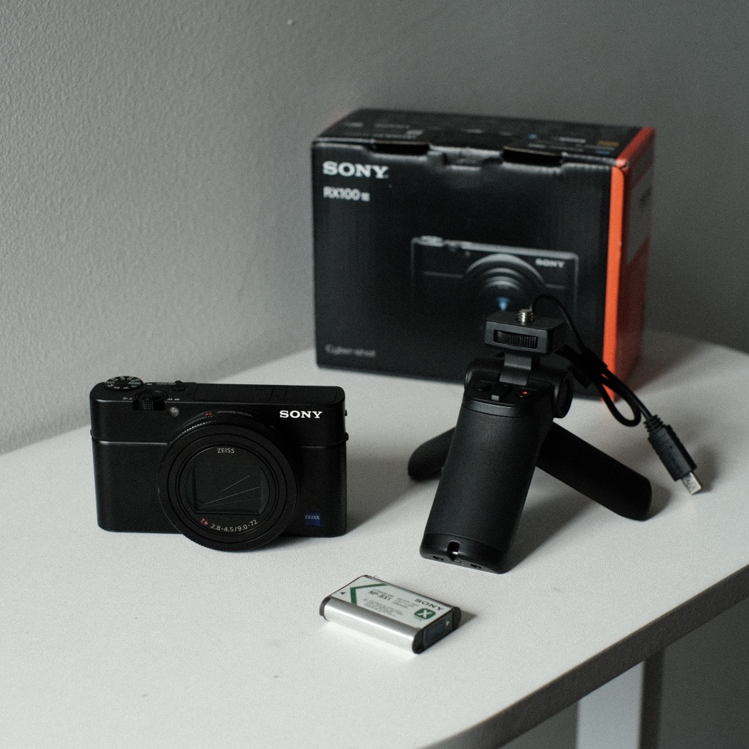 Sony RX100VII M7, Photography, Cameras on Carousell
