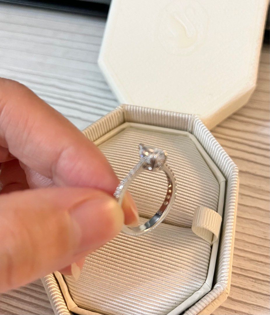 Swarovski Stilla Cocktail Ring (Size 55), Women's Fashion, Jewelry ...