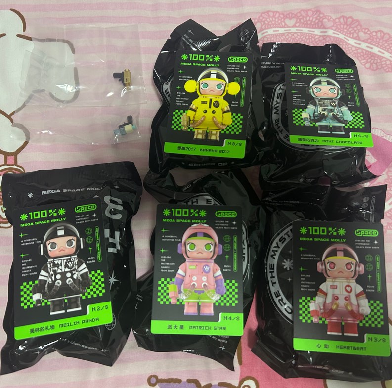 WTS Mega space molly series 2, Hobbies & Toys, Memorabilia ...