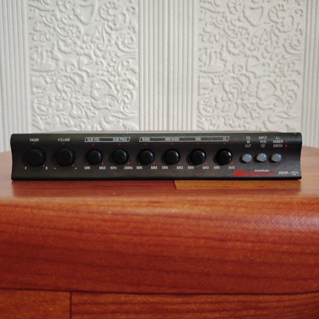 4 Band Parametric Pre-Amp Equalizer with Subwoofer Output, Audio, Other ...